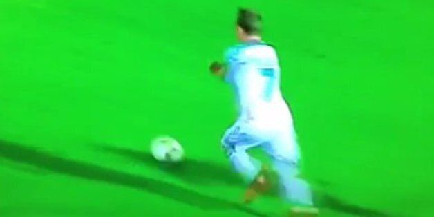 모두를 속인 빛의 스트라이커(영상)