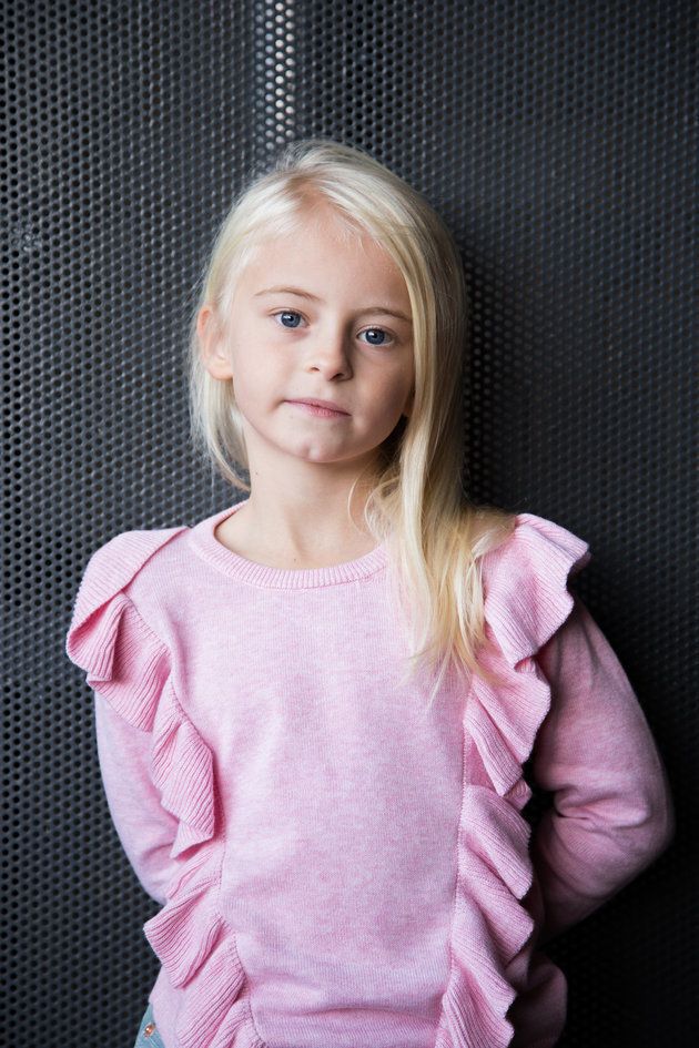 양다리에 의족을 한 이 8살짜리 소녀가 영국 패션계 돌풍을 일으키고 있다