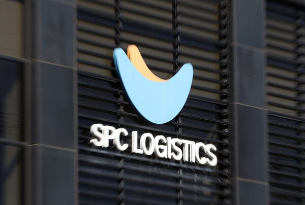 노동부와 경찰이 '20대 제빵 노동자 끼임사' 발생한 SPC 계열사 SPL 본사 사무실에 대해 압수수색에 나섰다